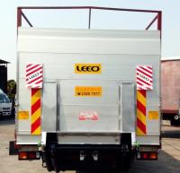 China Aluminum tail lifting hydraulic lifting equipment,load capacity 800-3500kg, customizable lifting height,silver color for sale