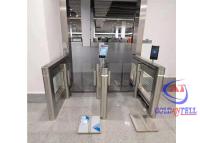 China CE ESD Test Smallest Quick Pass Swing Gate Barrier DC Brushless Motor Speed for sale