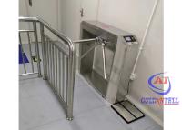 China Half High ESD Turnstile Gate System Semi Automatic SUS304 Waterproof for sale