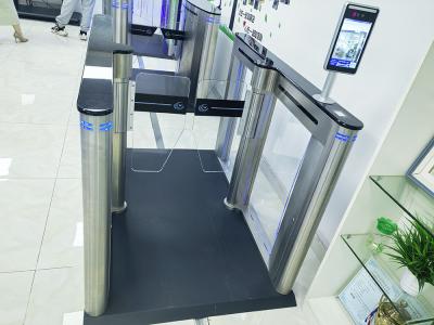 China High Security 304 SS Turnstile Gate Anti-pinch Low Noise Facial Recognition E Gate for Public Building for sale
