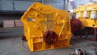 China Stone hammer mill crusher 25 - 40 t/h , rock crusher machine for sale
