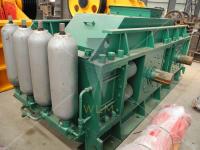 China Stone concrete crushing equipment for Road and Bridge , roller crushers for sale