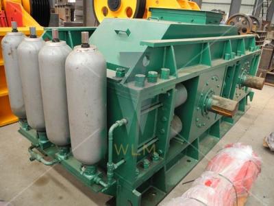 China Stone concrete crushing equipment for Road and Bridge , roller crushers for sale