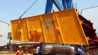 China Vibrating Screen Quarry Machine for Concrete Industry 2100mm x 6000mm for sale