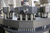 China Automatic Pharmaceutical Capsule Filling Machine For Powder Pellet for sale