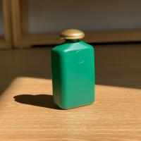 China Frosted Matte Plastic Screw Cap Bottle 350ml Green Square Shower Gel Bottle for sale