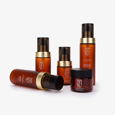 China 100ml 120ml Cosmetic Plastic Bottles / Face Cleanser Bottles With Golden KD Strong Suck for sale
