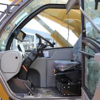 China 3 Ton Telescopic Boom Handler With Lifting Walking Linkage Function for sale