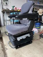 China John Deere Deluxe Mechanical Suspension Tractor Seat Adjustable Weight Suspension for sale