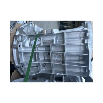 China 1325301063 /1325401062 Heavy Duty Truck Transmission Housing Gearbox Intermediate Housing for sale