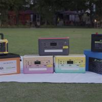 China 1000wh Portable Power Stations 12v Camping 15Ah IP54 Li Ion Battery Optional Bluetooth for sale