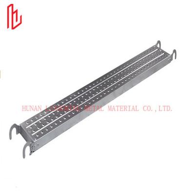 China Galvanized Metal Catwalk Scaffolding Board 240x45mm with Hook BS1139 EN12811 for sale