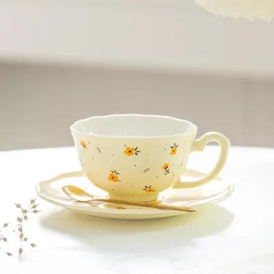 China European-style Luxurious Small Green Flower Coffee Cups And Saucers With Spoons Custom-made Ceramic Glazed Flower Tea Cups And Mugs For Men And Women for sale