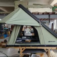 China Aluminum Alloy Shell Triangle Rooftop Tent 210x132cm Hard Shell Rooftop Tent 320G Oxford Cloth for sale