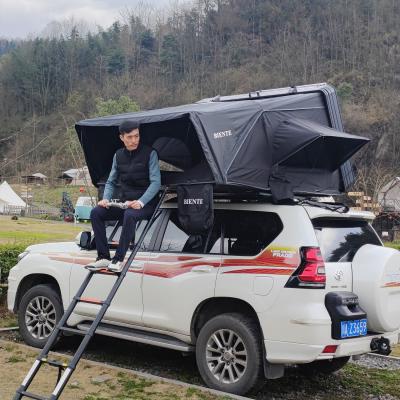 China 3-4 Person Side Open Roof Top Tent Comfortable Waterproof 3000mm For Jeep Gladiator for sale