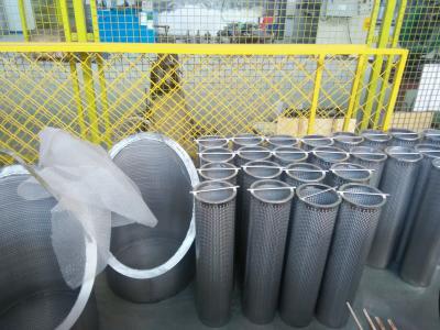 China 5 microns sintered porous SS 316L stainless steel perforated cylinder filters for sale
