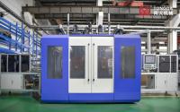 China Lubricating Oil Bottle Jerry Can Making Machine Servo System EBM Extrusion Blow for sale