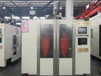 China Automatic Extrusion Blow Molding Machine for 1 Litre Lube Oil Jerry Can 2L HDPE for sale