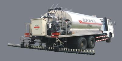 China 12000L Intellectualized Asphalt Distributor for sale