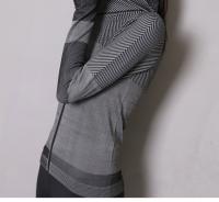 China Custom OEM ODM Women's Quick Dry Zip Up Hoodie with Thumb Holes 210g Polyester Spandex for sale