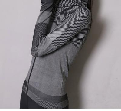 China Custom OEM ODM Women's Quick Dry Zip Up Hoodie with Thumb Holes 210g Polyester Spandex for sale