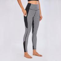 China Black Splice Houndstooth Workout Leggings 280g Body Shaping Yoga Pants for Women for sale