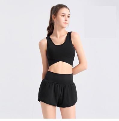 China Custom Tight Fit Sexy Back Sports Bra and Shorts Set 250g Polyester Spandex for sale