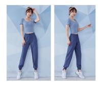 China Breathable 190g Short Sleeve T Shirt and Joggers Set Ladies Athletic Wear for sale