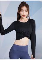 China BSCI Dry Fit Women Long Sleeve Round Neck Crop Top Nylon Spandex 180g for sale