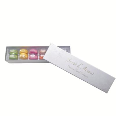 China Luxury 12 Pcs Macaron Packaging Silver Kraft Paper Box With Plastic Inner for sale