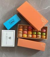 China Transparent Paper Box Packaging Macaron Display Rack Macaron Tray Macaron Gift Box Packaging Chocolate Macaron Top And Bottom Lid Packaging for sale