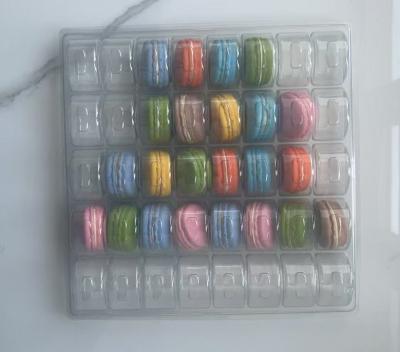 China Transparent  40 Pieces Plastic Macaron Packaging Macaron Serving Tray for sale