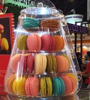 China OEM Macaron Packaging Box High End French Dessert Box 6-Grain Transparent Drawer Box for sale