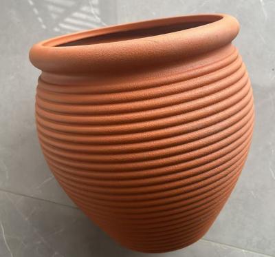 China HDPE Thick-Walled Terracotta Flower Pot for Indoor and Outdoor Use with Multiple Sizes for sale