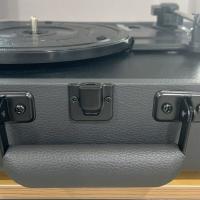 China 3 Speed Bluetooth Turntable Speakers Vintage Suitcase Vinyl Record Speaker for sale