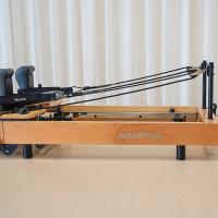China Beech Wood Folding Pilates Reformer 237x61x28cm Custom Color Home Studio Exercise Equipment for sale