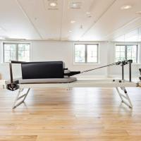China Aluminum Pilates Reformer Square Box Core Bed for Home Yoga Studio Training 500 Units Capacity for sale
