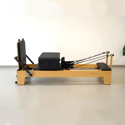 China Multifunction Portable Wood Pilates Reformer Machine 2540x680x400mm for Commercial Home Studio for sale