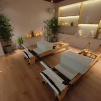 China Commercial Beech Wood Pilates Reformer 2250x630x300mm with Jumpboard for Studio for sale