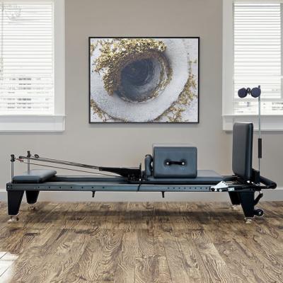 China Commercial Infinite Footbar Black Aluminum Pilates Reformer 2480x580x380mm for Yoga Studio for sale