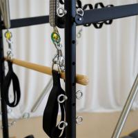 China Custom Wood Pilates Reformer With Tower For Studio Core Bed With Half Trapeze for sale