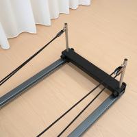 China Home Pilates Training Reformer Lightweight Flexible Wood Aluminum Alloy 2510x630x560mm for sale