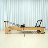 China Wooden Pilates Reformer Machine Beech Wood Integrated Footbar Full Accessories Custom Color Custom Logo Factory Supply for sale