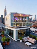China Portable Apple Capsule House for 2 People with 20 Square Meter Floor Area for sale