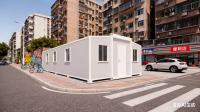 China 40ft Expandable Container Home with Bull 30*30 Flat Lamp 18mm Floor Thickness and 4.6 Tons Total Net Weight for sale