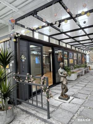 China 40ft Expandable Container Home with T50 Mm EPS Roof More Than 20 Years and 72m² Living Space for sale