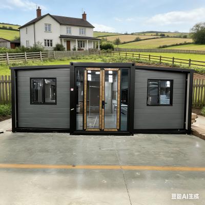 China Foldable 20ft Container with 1 40HQ Shipping Container Capacity for 2 Sets, More Than 30 Years Life Span, and Meets International Safety Standards for sale