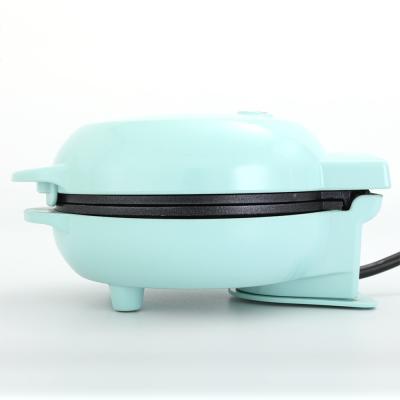 China Custom Color Mini Egg Waffle Maker 550W 120V Non-Stick Household Electric Waffle Iron for sale