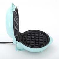 China Portable 120V 550W Mini Waffle Maker Machine Non Stick Cooking Surface for sale
