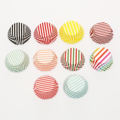 China 40gsm 75 X 25mm Greaseless Cupcake Liners Non Stick Food Safe Round for sale